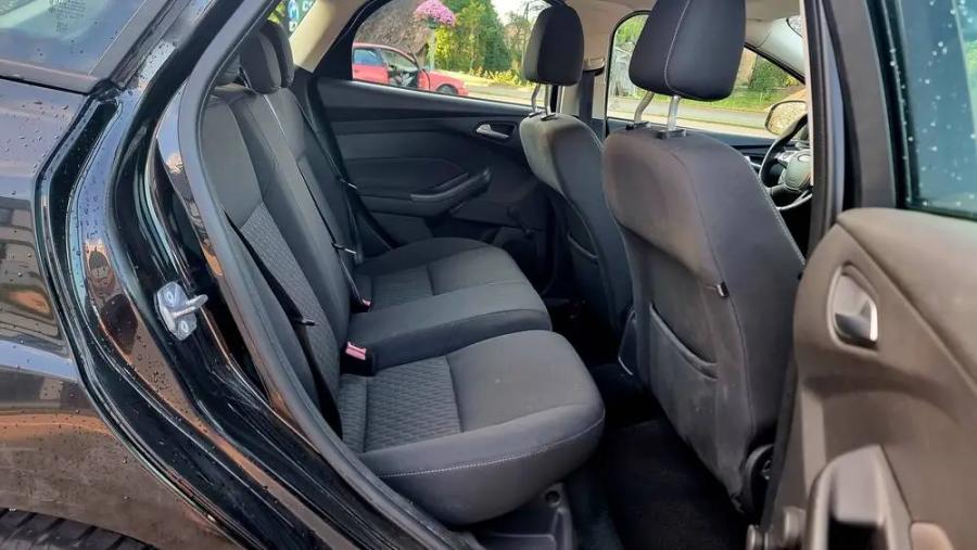Black Ford Focus 2014 in Cesis, with an engine capacity of 1.60 L and mileage of 161 thousand km for 4200 €, photo 21 on AUTOMOTO.COM.LV