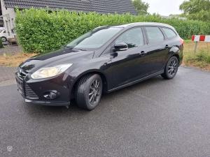 Melns Ford Focus 2014 Šakiai, ar dzinēja tilpumu 1.00 L un nobraukumu 223 tūkst. km par 2600 €, foto  vietnē AUTOMOTO.COM.LV