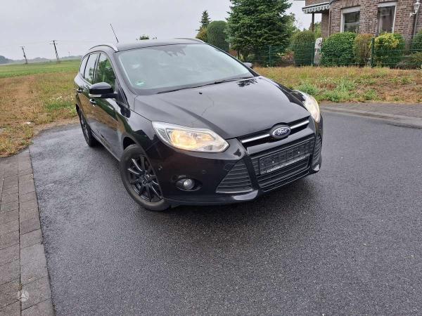Black Ford Focus 2014 in Sakiai, with an engine capacity of 1.00 L and mileage of 223 thousand km for 2600 €, photo 6 on AUTOMOTO.COM.LV