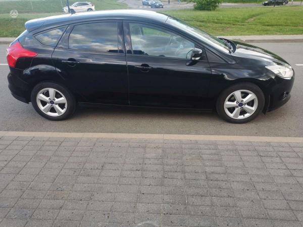 Melns Ford Focus 2014 Viļņa, ar dzinēja tilpumu 1.00 L un nobraukumu 132 tūkst. km par 2700 €, foto 10 vietnē AUTOMOTO.COM.LV
