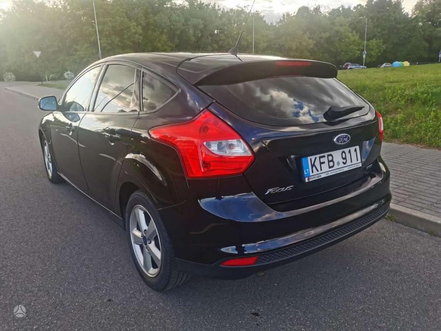 Melns Ford Focus 2014 Viļņa, ar dzinēja tilpumu 1.00 L un nobraukumu 132 tūkst. km par 2700 €, foto 13 vietnē AUTOMOTO.COM.LV