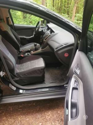 Melns Ford Focus 2014 Viļņa, ar dzinēja tilpumu 1.00 L un nobraukumu 132 tūkst. km par 2700 €, foto 17 vietnē AUTOMOTO.COM.LV