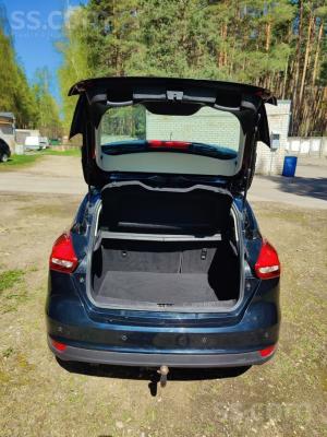 Black Ford Focus 2015 in Riga, with an engine capacity of 1.60 L and mileage of 169 thousand km for 5000 €, photo 5 on AUTOMOTO.COM.LV
