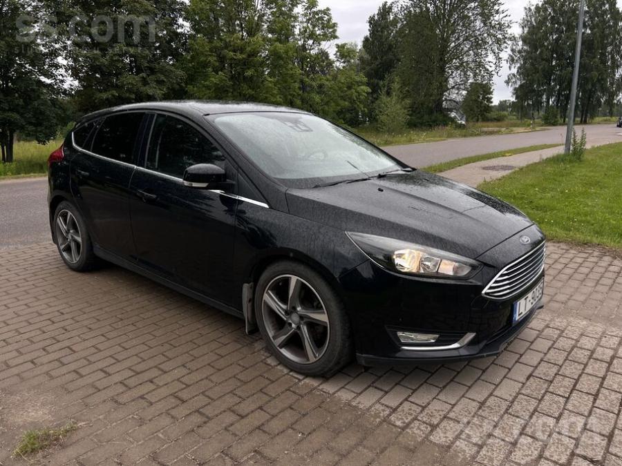 Melns Ford Focus 2015 Limbaži, ar dzinēja tilpumu 1.00 L un nobraukumu 72 tūkst. km par 5950 €, foto 4 vietnē AUTOMOTO.COM.LV