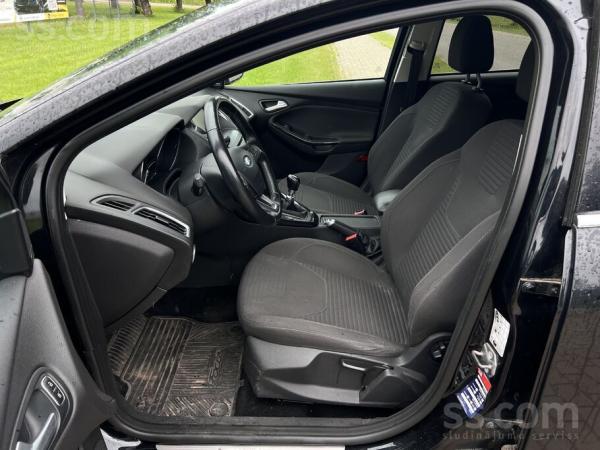 Melns Ford Focus 2015 Limbaži, ar dzinēja tilpumu 1.00 L un nobraukumu 72 tūkst. km par 5950 €, foto 8 vietnē AUTOMOTO.COM.LV