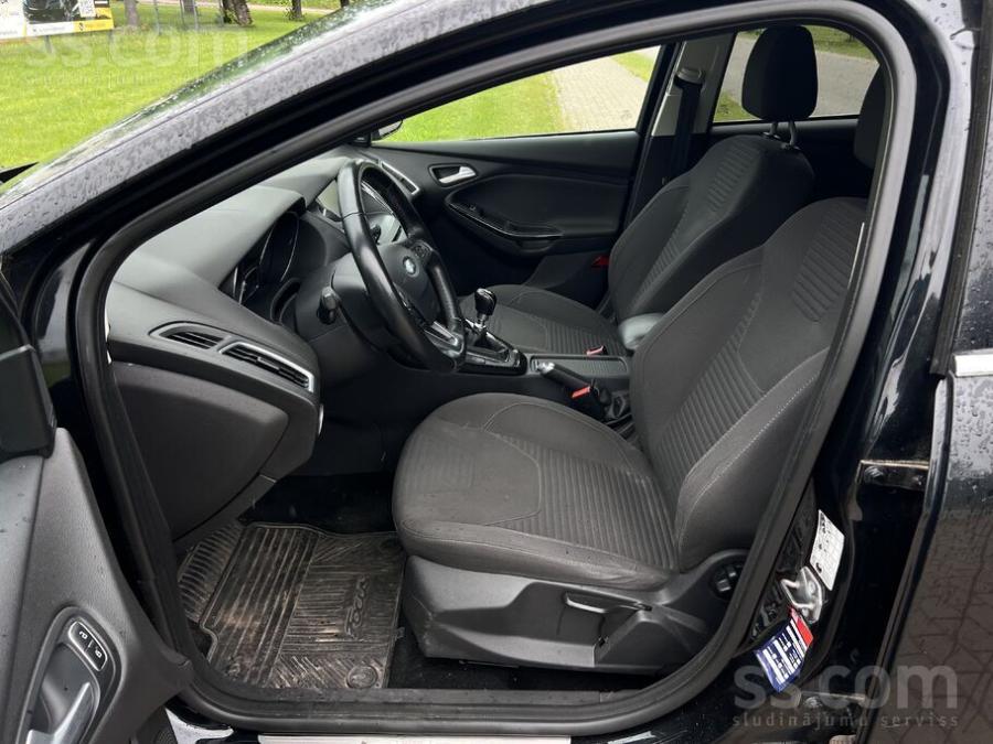 Melns Ford Focus 2015 Limbaži, ar dzinēja tilpumu 1.00 L un nobraukumu 72 tūkst. km par 5950 €, foto 9 vietnē AUTOMOTO.COM.LV
