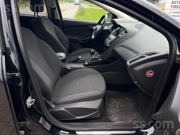 Melns Ford Focus 2015 Limbaži, ar dzinēja tilpumu 1.00 L un nobraukumu 72 tūkst. km par 5950 €, foto 10 vietnē AUTOMOTO.COM.LV