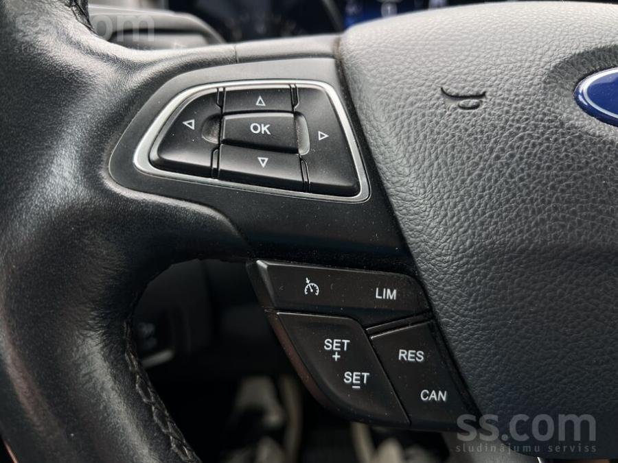 Melns Ford Focus 2015 Limbaži, ar dzinēja tilpumu 1.00 L un nobraukumu 72 tūkst. km par 5950 €, foto 22 vietnē AUTOMOTO.COM.LV