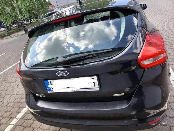 Melns Ford Focus 2015 Kauņa, ar dzinēja tilpumu 1.00 L un nobraukumu 97 tūkst. km par 4700 €, foto 5 vietnē AUTOMOTO.COM.LV