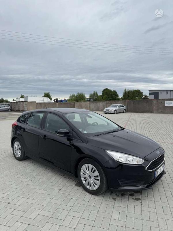 Melns Ford Focus 2015 Tauragė, ar dzinēja tilpumu 1.00 L un nobraukumu 173 tūkst. km par 3100 €, foto 3 vietnē AUTOMOTO.COM.LV