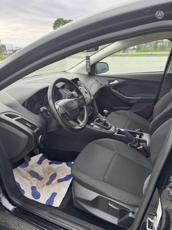 Melns Ford Focus 2015 Tauragė, ar dzinēja tilpumu 1.00 L un nobraukumu 173 tūkst. km par 3100 €, foto 9 vietnē AUTOMOTO.COM.LV