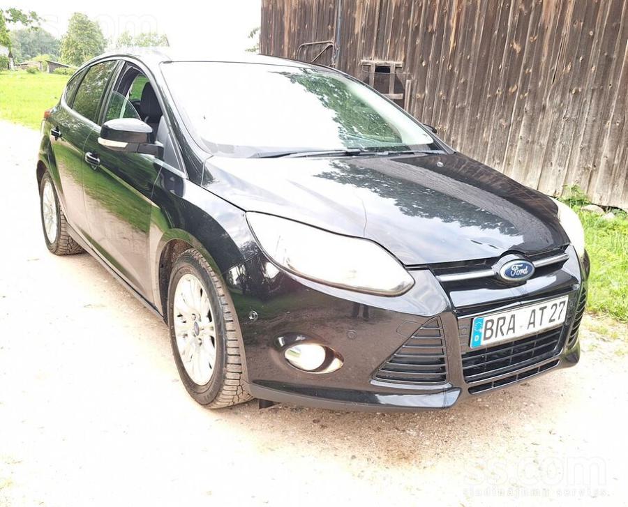 Black Ford Focus 2015 in Cesis, with an engine capacity of 1.60 L and mileage of 185 thousand km for 600 €, photo 1 on AUTOMOTO.COM.LV