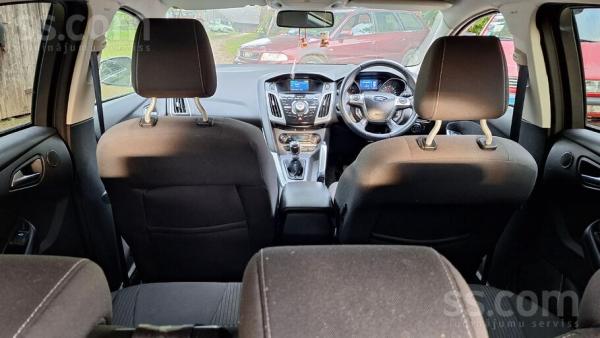 Melns Ford Focus 2015 Cēsis, ar dzinēja tilpumu 1.60 L un nobraukumu 185 tūkst. km par 600 €, foto 4 vietnē AUTOMOTO.COM.LV