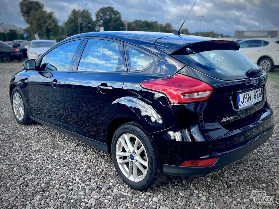 Black Ford Focus 2016 in Kaunas, with an engine capacity of 1.00 L and mileage of 142 thousand km for 5499 €, photo 4 on AUTOMOTO.COM.LV