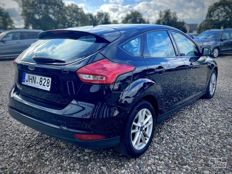 Black Ford Focus 2016 in Kaunas, with an engine capacity of 1.00 L and mileage of 142 thousand km for 5499 €, photo 5 on AUTOMOTO.COM.LV