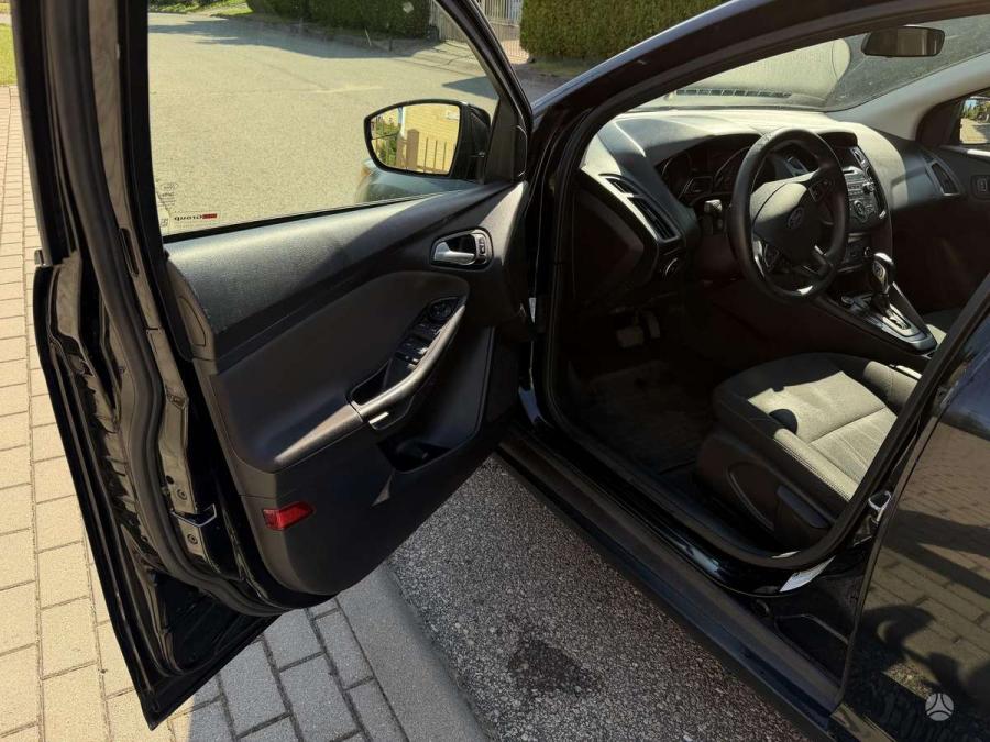 Black Ford Focus 2016 in Vilnius, with an engine capacity of 2.00 L and mileage of 170 thousand km for 4850 €, photo 13 on AUTOMOTO.COM.LV