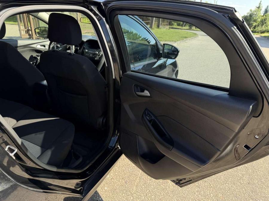 Black Ford Focus 2016 in Vilnius, with an engine capacity of 2.00 L and mileage of 170 thousand km for 4850 €, photo 19 on AUTOMOTO.COM.LV