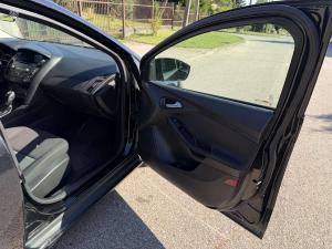 Black Ford Focus 2016 in Vilnius, with an engine capacity of 2.00 L and mileage of 170 thousand km for 4850 €, photo 20 on AUTOMOTO.COM.LV