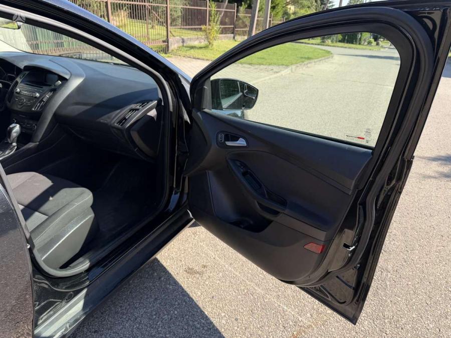 Black Ford Focus 2016 in Vilnius, with an engine capacity of 2.00 L and mileage of 170 thousand km for 4850 €, photo 20 on AUTOMOTO.COM.LV