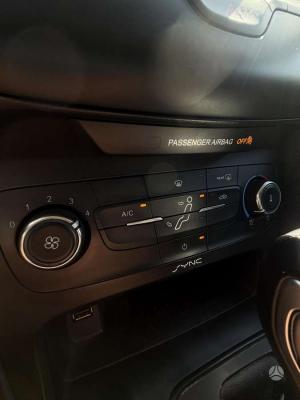 Black Ford Focus 2016 in Vilnius, with an engine capacity of 2.00 L and mileage of 170 thousand km for 4850 €, photo 25 on AUTOMOTO.COM.LV