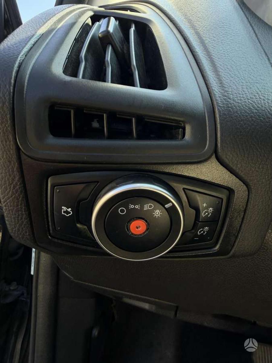 Black Ford Focus 2016 in Vilnius, with an engine capacity of 2.00 L and mileage of 170 thousand km for 4850 €, photo 29 on AUTOMOTO.COM.LV