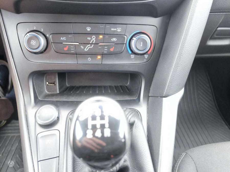 Melns Ford Focus 2016 Rokiškis, ar dzinēja tilpumu 1.00 L un nobraukumu 189 tūkst. km par 3200 €, foto 14 vietnē AUTOMOTO.COM.LV