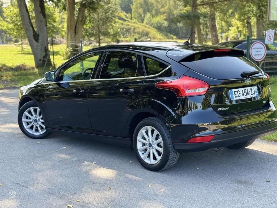Melns Ford Focus 2016 Tauragė, ar dzinēja tilpumu 1.00 L un nobraukumu 87 tūkst. km par 5700 €, foto 4 vietnē AUTOMOTO.COM.LV