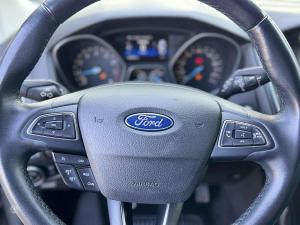 Melns Ford Focus 2016 Tauragė, ar dzinēja tilpumu 1.00 L un nobraukumu 87 tūkst. km par 5700 €, foto 9 vietnē AUTOMOTO.COM.LV