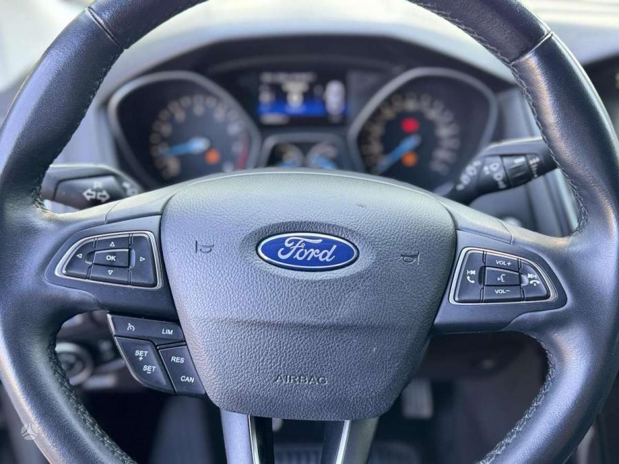 Melns Ford Focus 2016 Tauragė, ar dzinēja tilpumu 1.00 L un nobraukumu 87 tūkst. km par 5700 €, foto 9 vietnē AUTOMOTO.COM.LV