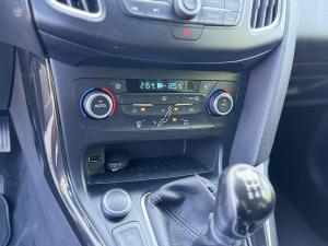 Melns Ford Focus 2016 Tauragė, ar dzinēja tilpumu 1.00 L un nobraukumu 87 tūkst. km par 5700 €, foto 10 vietnē AUTOMOTO.COM.LV