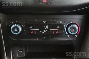 Melns Ford Focus 2016 Ogre, ar dzinēja tilpumu 1.00 L un nobraukumu 89 tūkst. km par 5690 €, foto 11 vietnē AUTOMOTO.COM.LV
