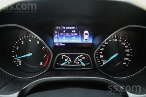 Melns Ford Focus 2016 Ogre, ar dzinēja tilpumu 1.00 L un nobraukumu 89 tūkst. km par 5690 €, foto 13 vietnē AUTOMOTO.COM.LV