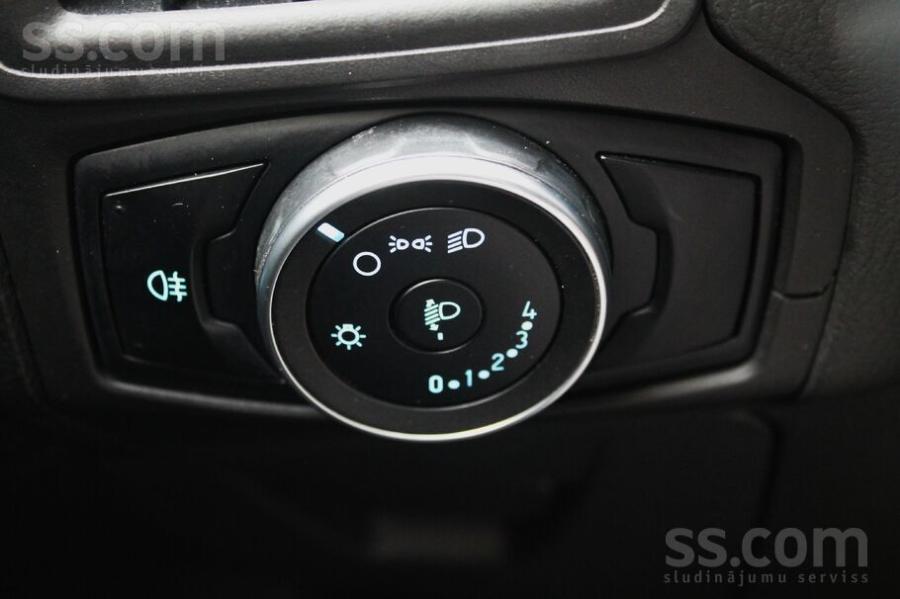 Melns Ford Focus 2016 Ogre, ar dzinēja tilpumu 1.00 L un nobraukumu 89 tūkst. km par 5690 €, foto 14 vietnē AUTOMOTO.COM.LV