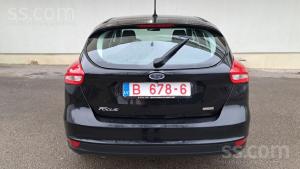 Melns Ford Focus 2017 Ogre, ar dzinēja tilpumu 1.00 L un nobraukumu 99 tūkst. km par 6350 €, foto 7 vietnē AUTOMOTO.COM.LV
