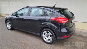 Black Ford Focus 2017 in Ogre, with an engine capacity of 1.00 L and mileage of 99 thousand km for 6450 €, photo 4 on AUTOMOTO.COM.LV