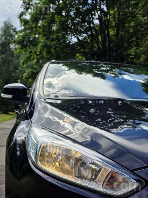 Black Ford Focus 2017 in Riga, with an engine capacity of 1.00 L and mileage of 40 thousand km for 7500 €, photo 8 on AUTOMOTO.COM.LV