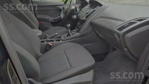 Black Ford Focus 2017 in Riga, with an engine capacity of 1.00 L and mileage of 40 thousand km for 7500 €, photo 11 on AUTOMOTO.COM.LV