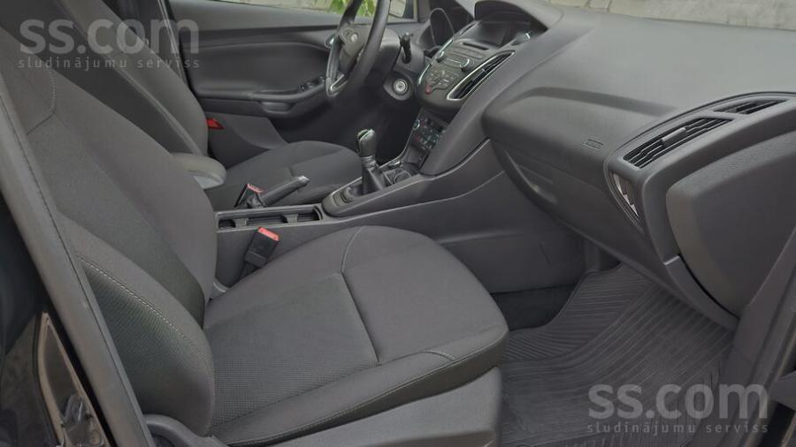 Black Ford Focus 2017 in Riga, with an engine capacity of 1.00 L and mileage of 40 thousand km for 7500 €, photo 11 on AUTOMOTO.COM.LV