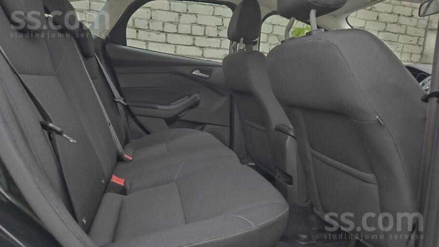 Black Ford Focus 2017 in Riga, with an engine capacity of 1.00 L and mileage of 40 thousand km for 7500 €, photo 12 on AUTOMOTO.COM.LV