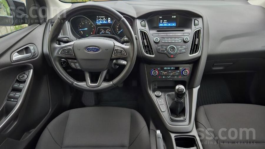 Black Ford Focus 2017 in Riga, with an engine capacity of 1.00 L and mileage of 40 thousand km for 7500 €, photo 18 on AUTOMOTO.COM.LV