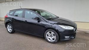 Melns Ford Focus 2017 Ogre, ar dzinēja tilpumu 1.00 L un nobraukumu 99 tūkst. km par 5950 €, foto  vietnē AUTOMOTO.COM.LV