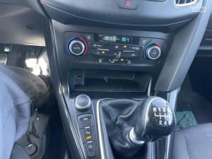 Melns Ford Focus 2017 Utena, ar dzinēja tilpumu 1.00 L un nobraukumu 251 tūkst. km par 4900 €, foto 8 vietnē AUTOMOTO.COM.LV