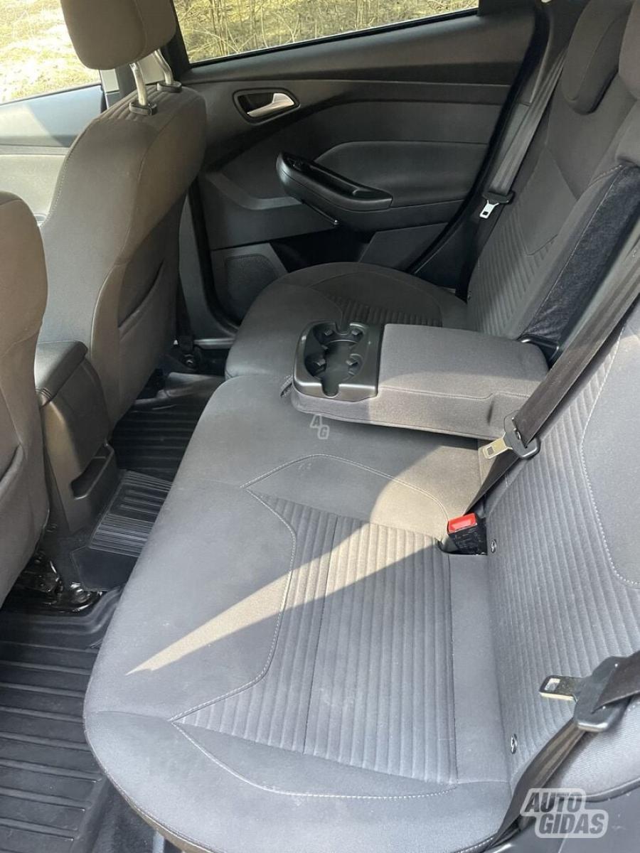 Melns Ford Focus 2017 Utena, ar dzinēja tilpumu 1.00 L un nobraukumu 251 tūkst. km par 4900 €, foto 11 vietnē AUTOMOTO.COM.LV
