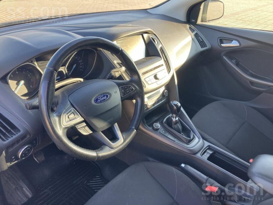Black Ford Focus 2017 in Riga, with an engine capacity of 1.00 L and mileage of 128 thousand km for 5950 €, photo 6 on AUTOMOTO.COM.LV