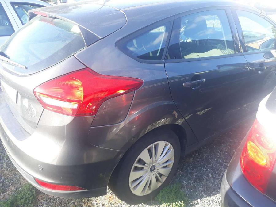 Melns Ford Focus 2017 Tauragė, ar dzinēja tilpumu 1.50 L un nobraukumu 219 tūkst. km par 3000 €, foto 5 vietnē AUTOMOTO.COM.LV