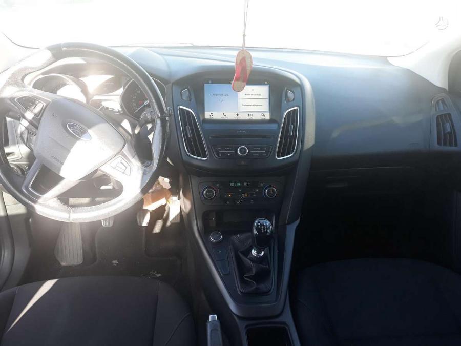 Melns Ford Focus 2017 Tauragė, ar dzinēja tilpumu 1.50 L un nobraukumu 219 tūkst. km par 3000 €, foto 6 vietnē AUTOMOTO.COM.LV