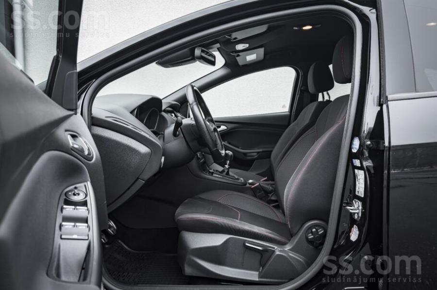Melns Ford Focus 2018 Rīga, ar dzinēja tilpumu 1.00 L un nobraukumu 125 tūkst. km par 9775 €, foto 10 vietnē AUTOMOTO.COM.LV