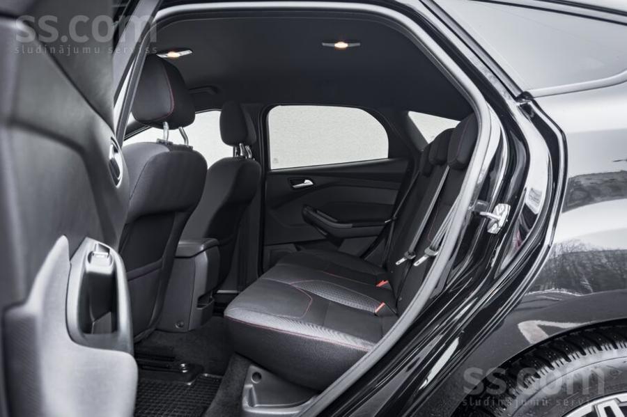 Melns Ford Focus 2018 Rīga, ar dzinēja tilpumu 1.00 L un nobraukumu 125 tūkst. km par 9775 €, foto 12 vietnē AUTOMOTO.COM.LV