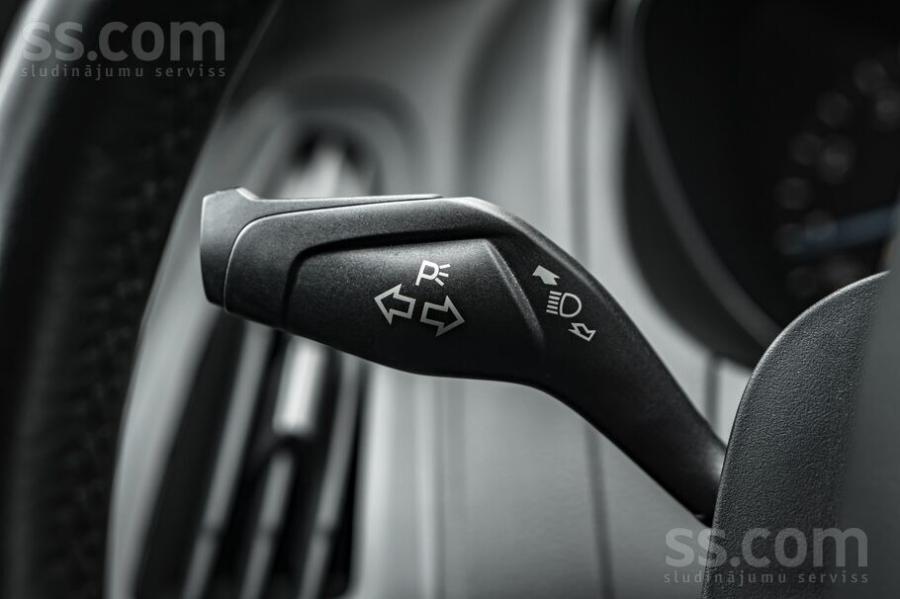 Melns Ford Focus 2018 Rīga, ar dzinēja tilpumu 1.00 L un nobraukumu 125 tūkst. km par 9775 €, foto 16 vietnē AUTOMOTO.COM.LV