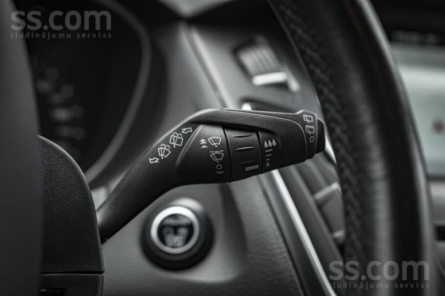 Melns Ford Focus 2018 Rīga, ar dzinēja tilpumu 1.00 L un nobraukumu 125 tūkst. km par 9775 €, foto 20 vietnē AUTOMOTO.COM.LV